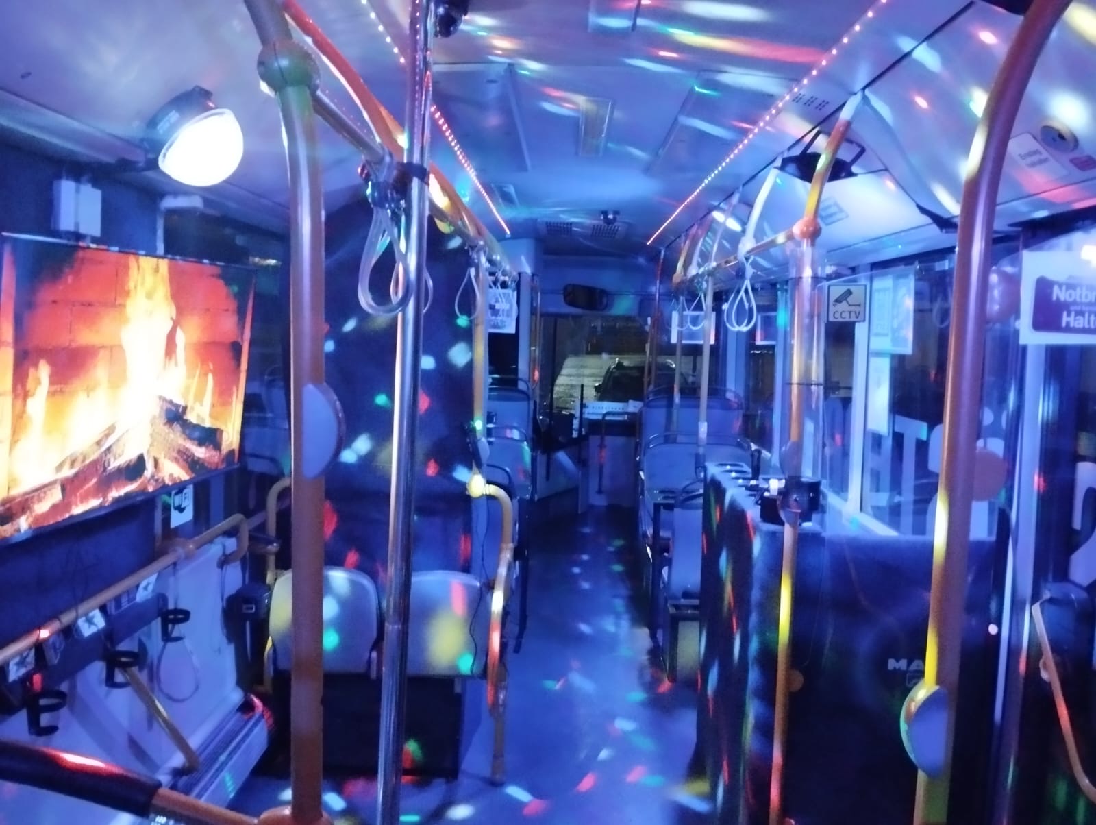 Disco Bus für bis zu 40 Personen buchen - Agentur Stella